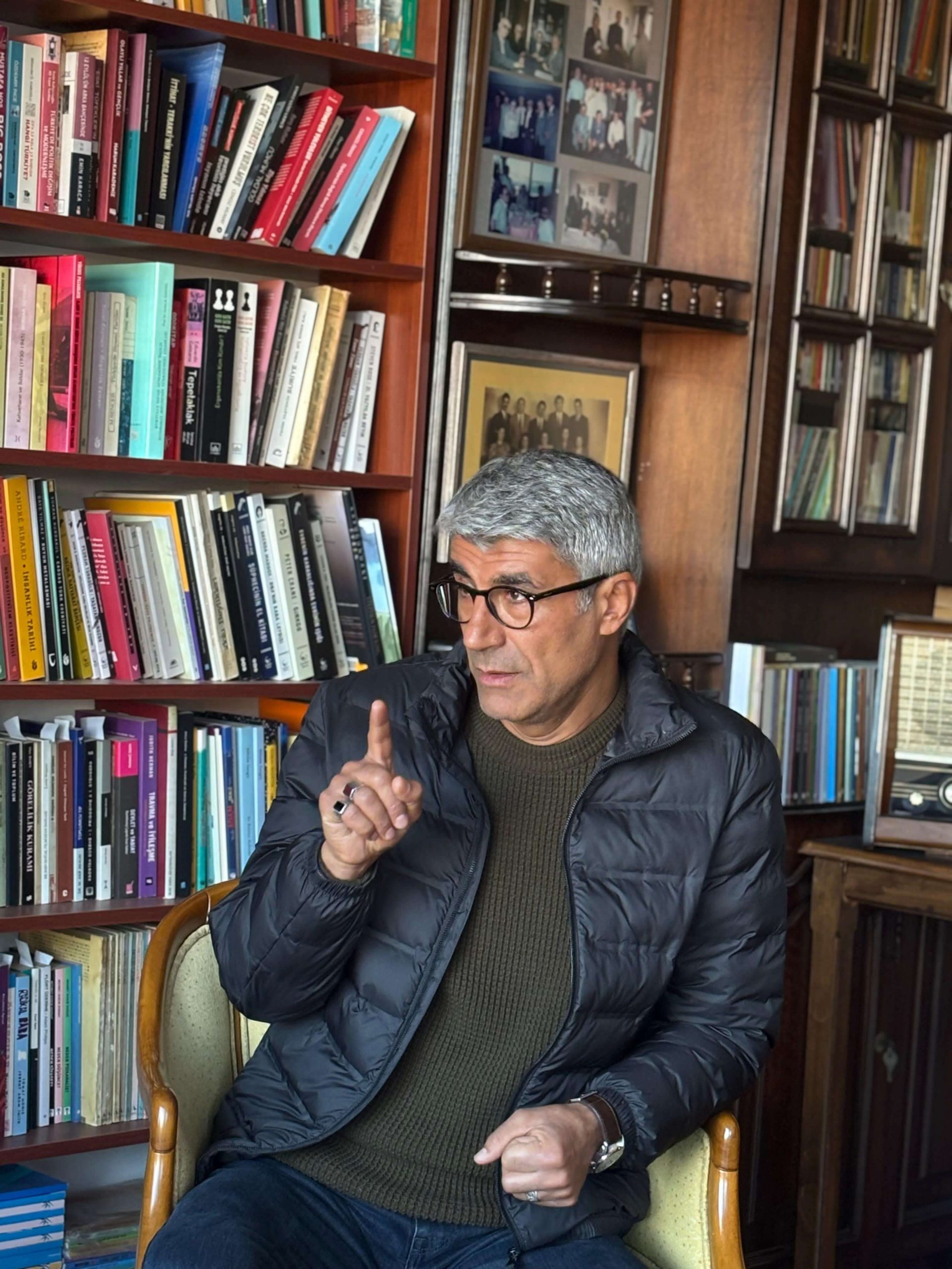 Şair İlhan Sami Çomak: ‘Yönümü hep dışarıya, temizliğe, genişliğe ...